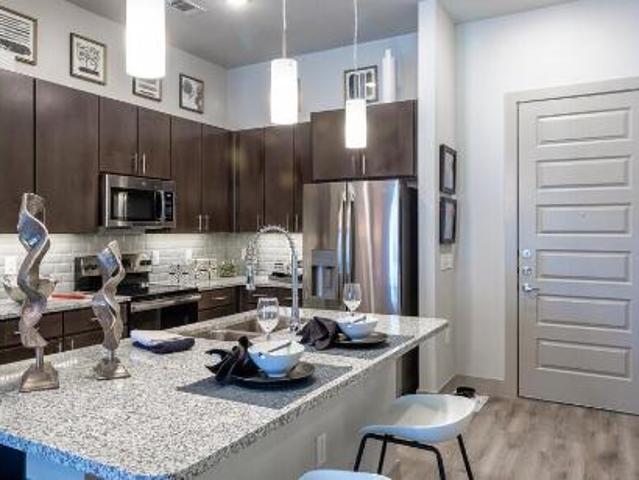 1 Br, 1 bath, Apartment 637 Samuels Ave