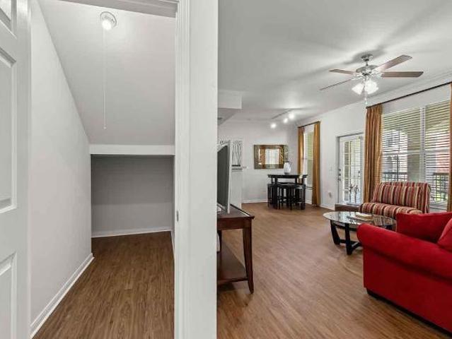 1 Br, 1 bath, Apartment 6301 Stonewood Dr