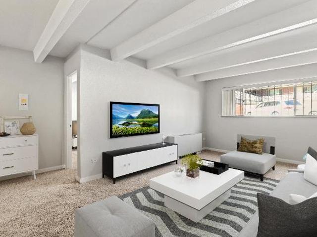 1 Br, 1 bath, Apartment 633 N Pearl St