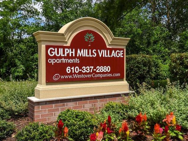 1 Br, 1 bath, Apartment 649 S Henderson Rd