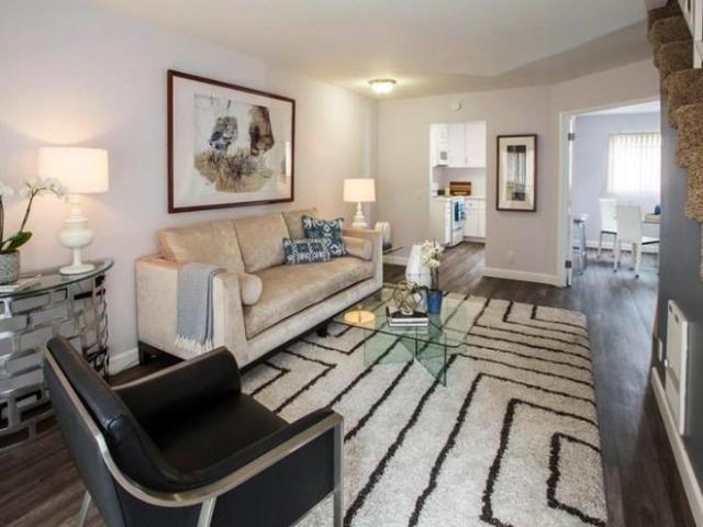 1 Br, 1 bath, Apartment 6401 Warner Ave