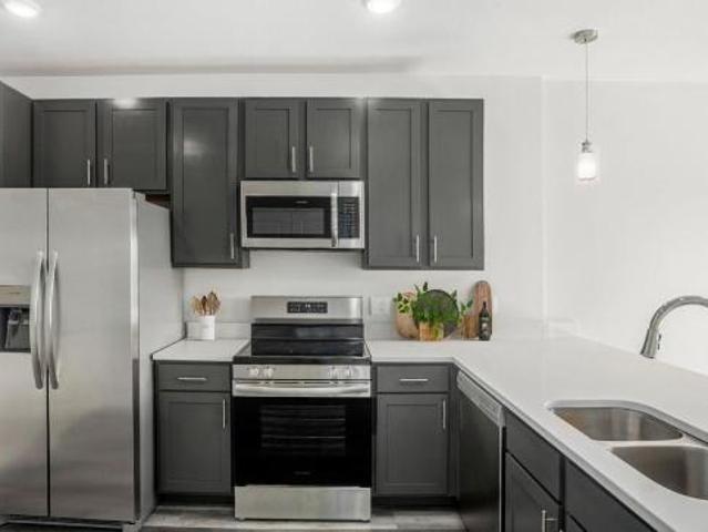 1 Br, 1 bath, Apartment 6415 Templeton Gap Rd