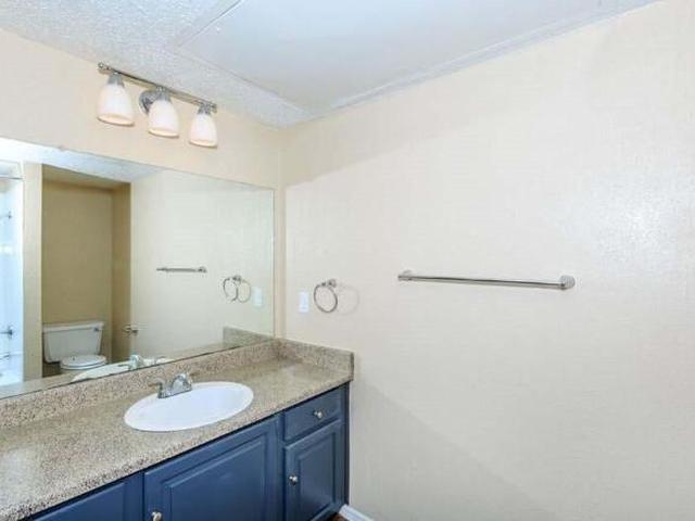 1 Br, 1 bath, Apartment 6424 Iron Horse Boulevard