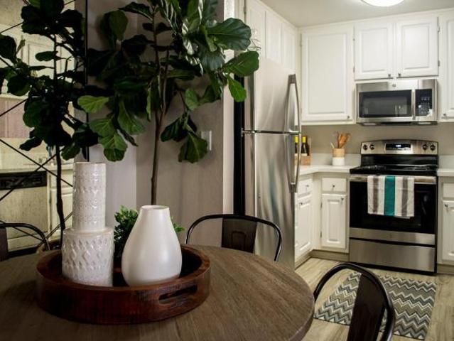 1 Br, 1 bath, Apartment 6430 Verner Ave