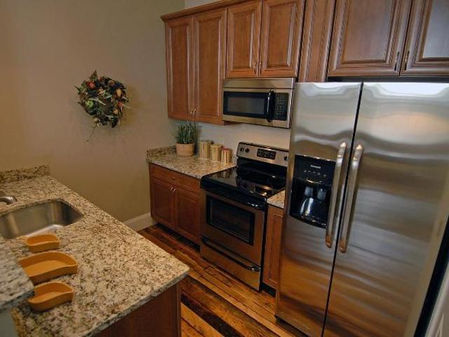 1 Br, 1 bath, Apartment 64 Beacon Street