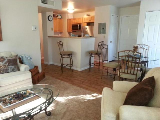 1 Br, 1 bath, Apartment 657 Worcester St