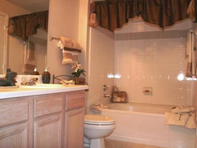 1 Br, 1 bath, Apartment 650 E Vista Ridge Mall Dr