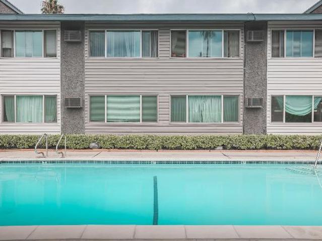 1 Br, 1 bath, Apartment 6535 Haskell Ave