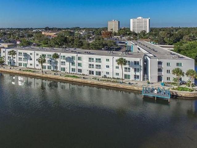 1 Br, 1 bath, Apartment 6740 South Gulfport Blvd
