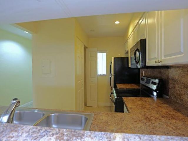 1 Br, 1 bath, Apartment 6705 Mallards Cove Rd