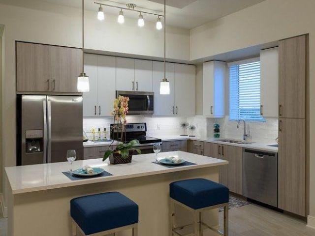 1 Br, 1 bath, Apartment 673 NE 3rd Avenue