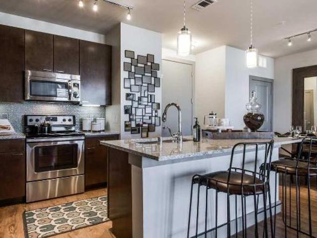 1 Br, 1 bath, Apartment 680 Executive Drive