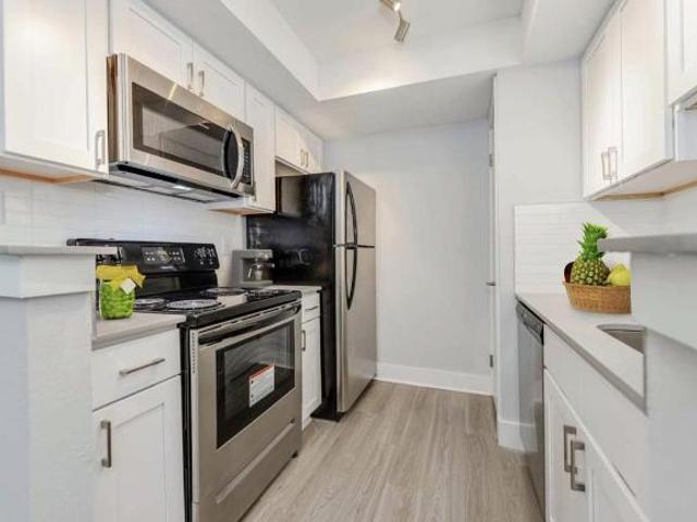 1 Br, 1 bath, Apartment 6820 Woodbend Dr