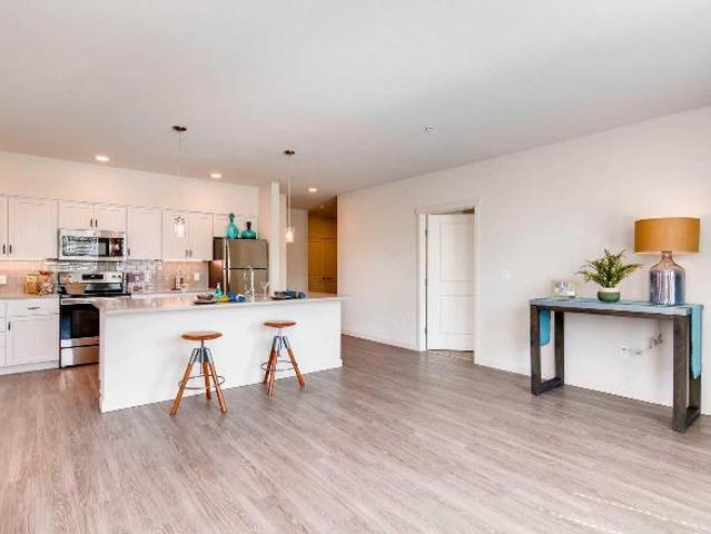 1 Br, 1 bath, Apartment 6998 NE Cherry Dr