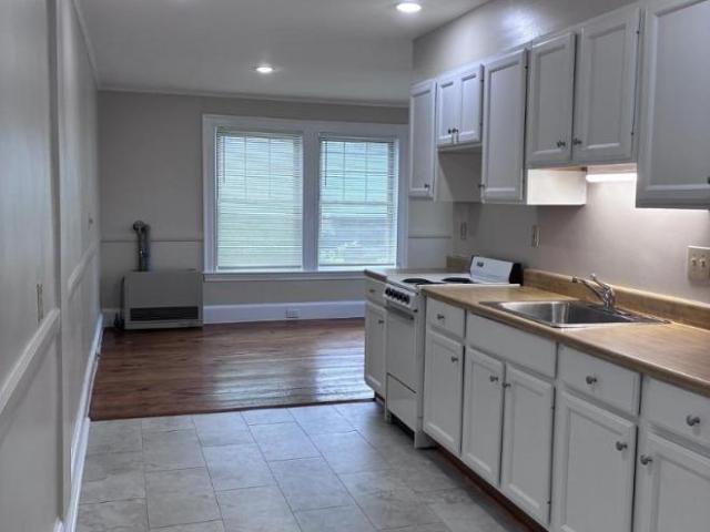 1 Br, 1 bath, Apartment 690 Congress Street