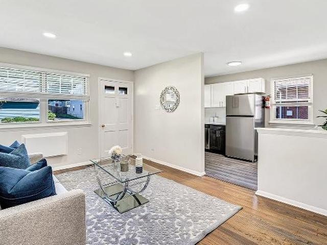 1 Br, 1 bath, Apartment 6 North Locust Avenue
