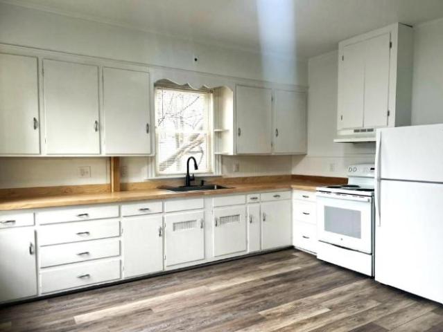1 Br, 1 bath, Apartment 6a Acorn St