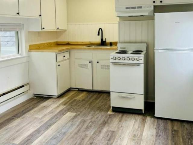 1 Br, 1 bath, Apartment 6f Acorn St