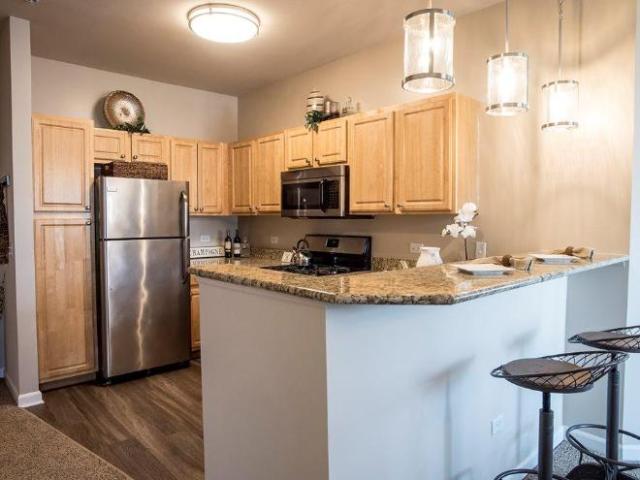 1 Br, 1 bath, Apartment 704 Greenwood Cir