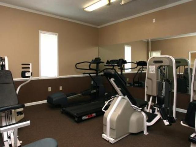 1 Br, 1 bath, Apartment 706 Huffman Mill Rd