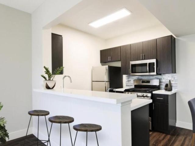 1 Br, 1 bath, Apartment 7077 Alvern St
