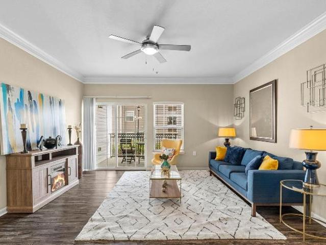 1 Br, 1 bath, Apartment 700 Beverly Hills Rd