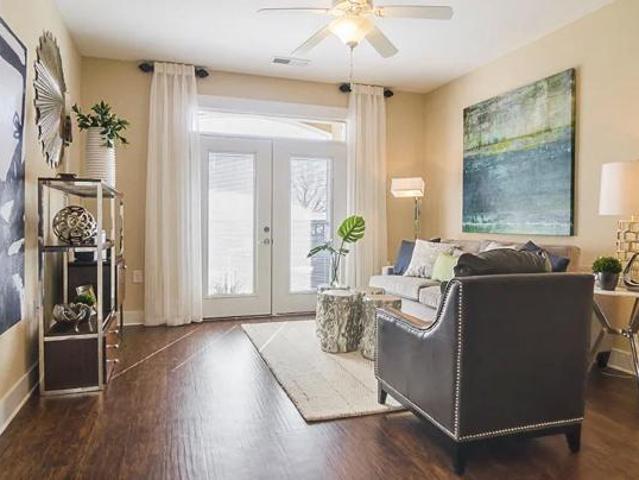 1 Br, 1 bath, Apartment 700 Spring Falls Dr