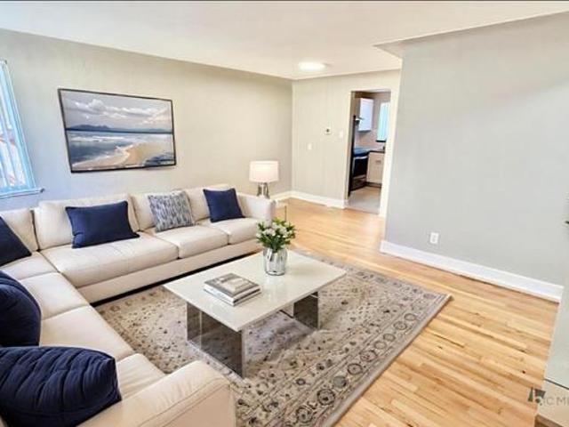 1 Br, 1 bath, Apartment 7035 West 16th Place