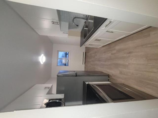 1 Br, 1 bath, Apartment 70 Albert Street