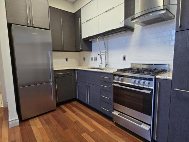 1 Br, 1 bath, Apartment 715 Tremont Street