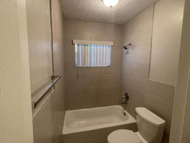 1 Br, 1 bath, Apartment 716 Sw 16 Ave