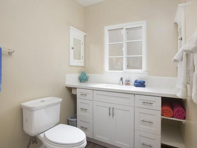 1 Br, 1 bath, Apartment 717 Whiting Court