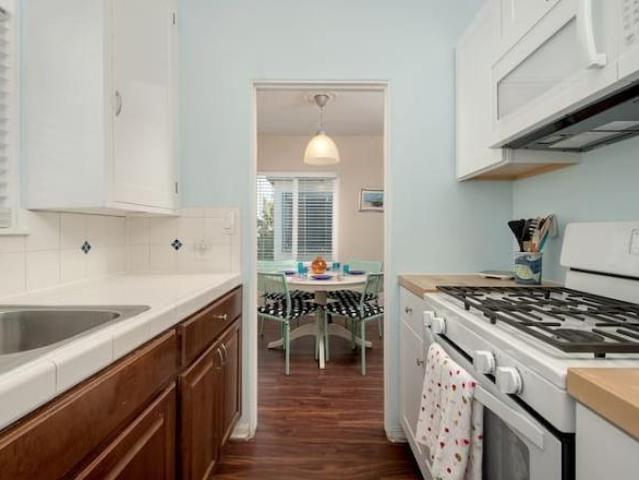 1 Br, 1 bath, Apartment 717 Whiting Court