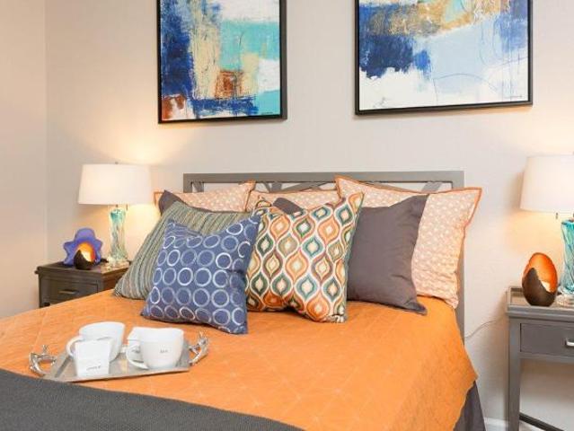 1 Br, 1 bath, Apartment 7100 W Grandview Rd
