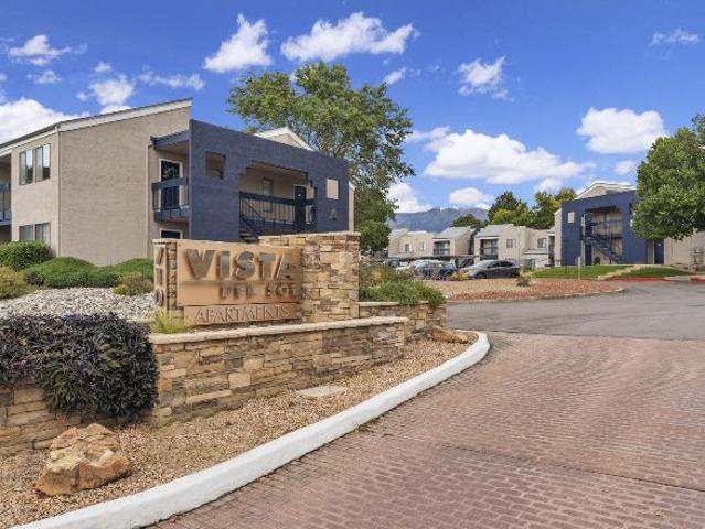 1 Br, 1 bath, Apartment 7100 Louisiana Blvd NE