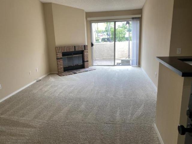 1 Br, 1 bath, Apartment 7130 Shoreline Dr