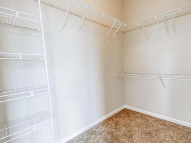1 Br, 1 bath, Apartment 725 Heather Park Dr