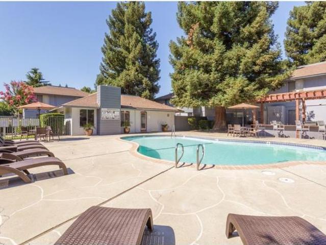 1 Br, 1 bath, Apartment 725 Howe Avenue