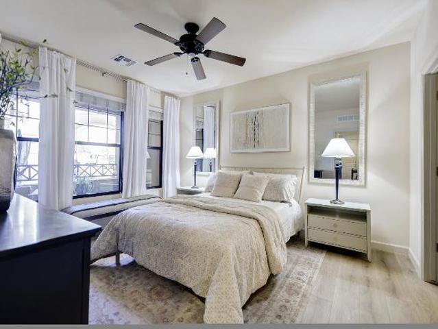 1 Br, 1 bath, Apartment 7291 N Scottsdale Rd