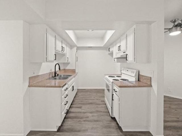 1 Br, 1 bath, Apartment 730 Pine Ave