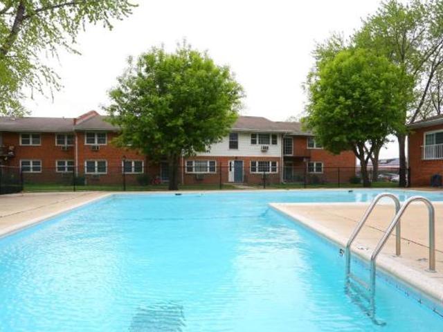1 Br, 1 bath, Apartment 730 W Algonquin Rd