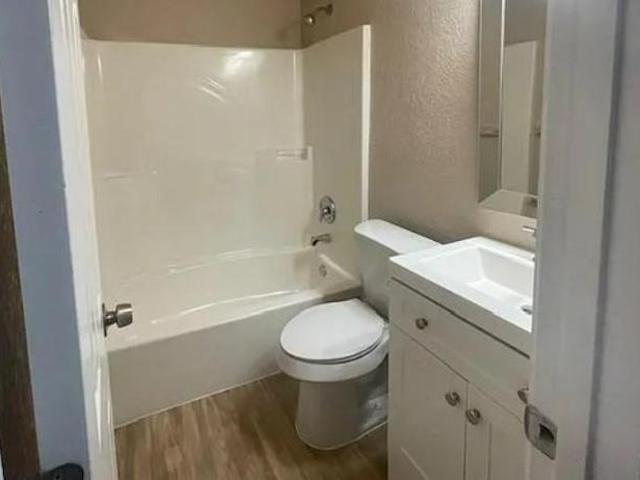 1 Br, 1 bath, Apartment 731 N Davis Dr