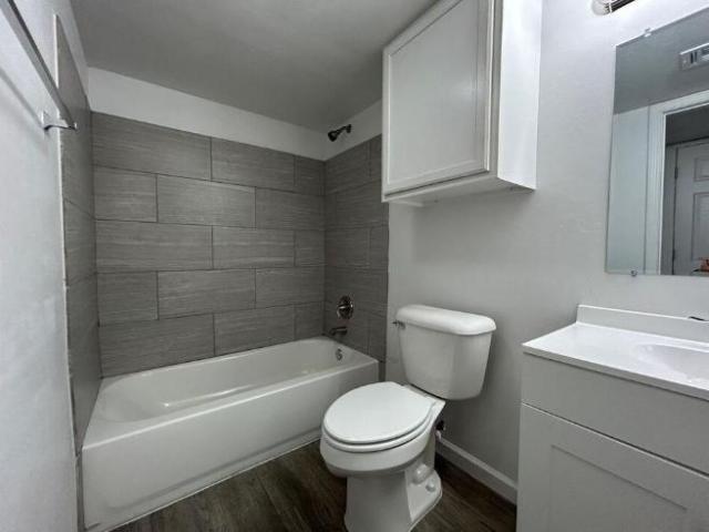 1 Br, 1 bath, Apartment 747 Village S Dr