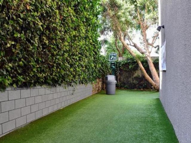 1 Br, 1 bath, Apartment 7400 Hollywood blvd