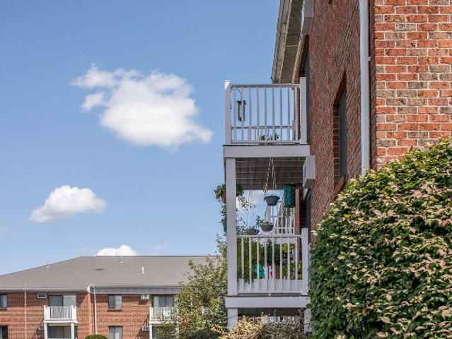 1 Br, 1 bath, Apartment 740 Farm Rd