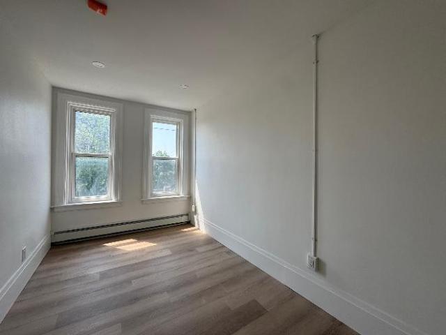 1 Br, 1 bath, Apartment 74 Shepherd Street West