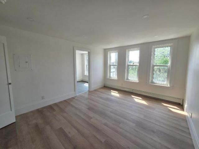 1 Br, 1 bath, Apartment 74 Shepherd Street West