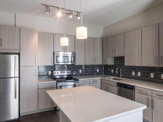 1 Br, 1 bath, Apartment 7545 E Northwest Highway