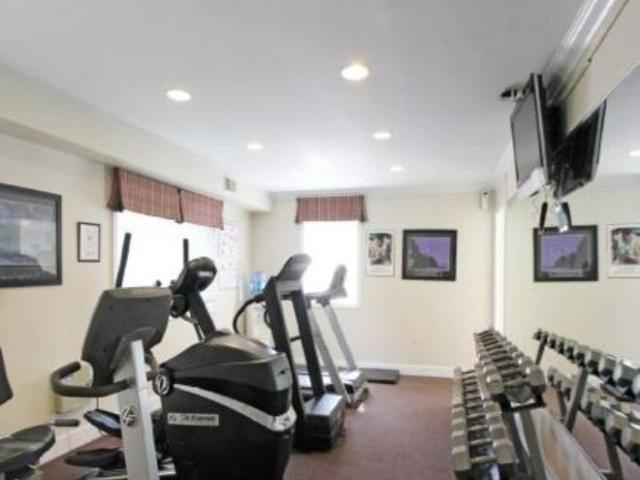 1 Br, 1 bath, Apartment 7509 Buchanan St