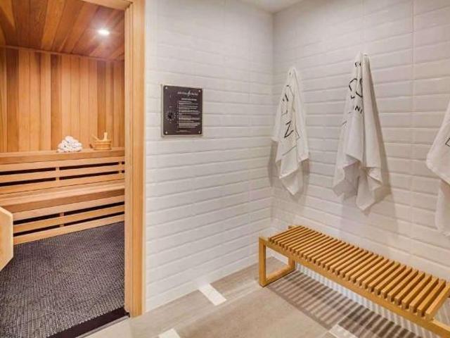 1 Br, 1 bath, Apartment 750 N Hudson Ave